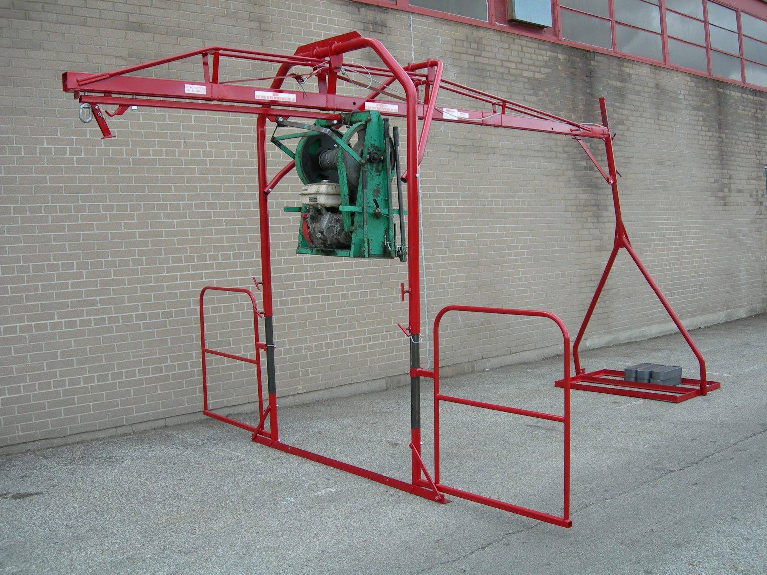 Trolley Track Hoist & Power pack - Spar-Marathon Roofing Supplies